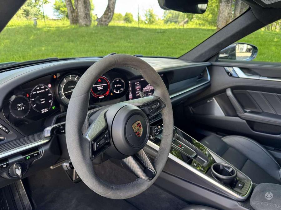 Зеленый Порше 911 2021 в Вильнюс, объемом двигателя 3.75 л и пробегом 62 тыс. км за 169900 €, фото 11 на AUTOMOTO.COM.LV