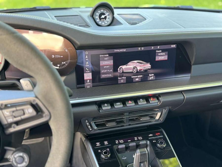 Зеленый Порше 911 2021 в Вильнюс, объемом двигателя 3.75 л и пробегом 62 тыс. км за 169900 €, фото 19 на AUTOMOTO.COM.LV