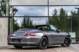 Grey Porsche 911 2002 in Riga, with an engine capacity of 3.60 L and mileage of 83 thousand km for 27500 €, photo 7 on AUTOMOTO.COM.LV