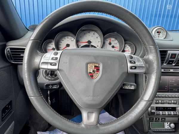 Grey Porsche 911 2008 in Kaunas, with an engine capacity of 3.82 L and mileage of 84 thousand km for 37900 €, photo 11 on AUTOMOTO.COM.LV