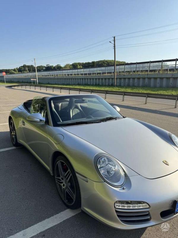 Grey Porsche 911 2009 in Kaunas, with an engine capacity of 3.82 L and mileage of 29 thousand km for 48200 €, photo 6 on AUTOMOTO.COM.LV