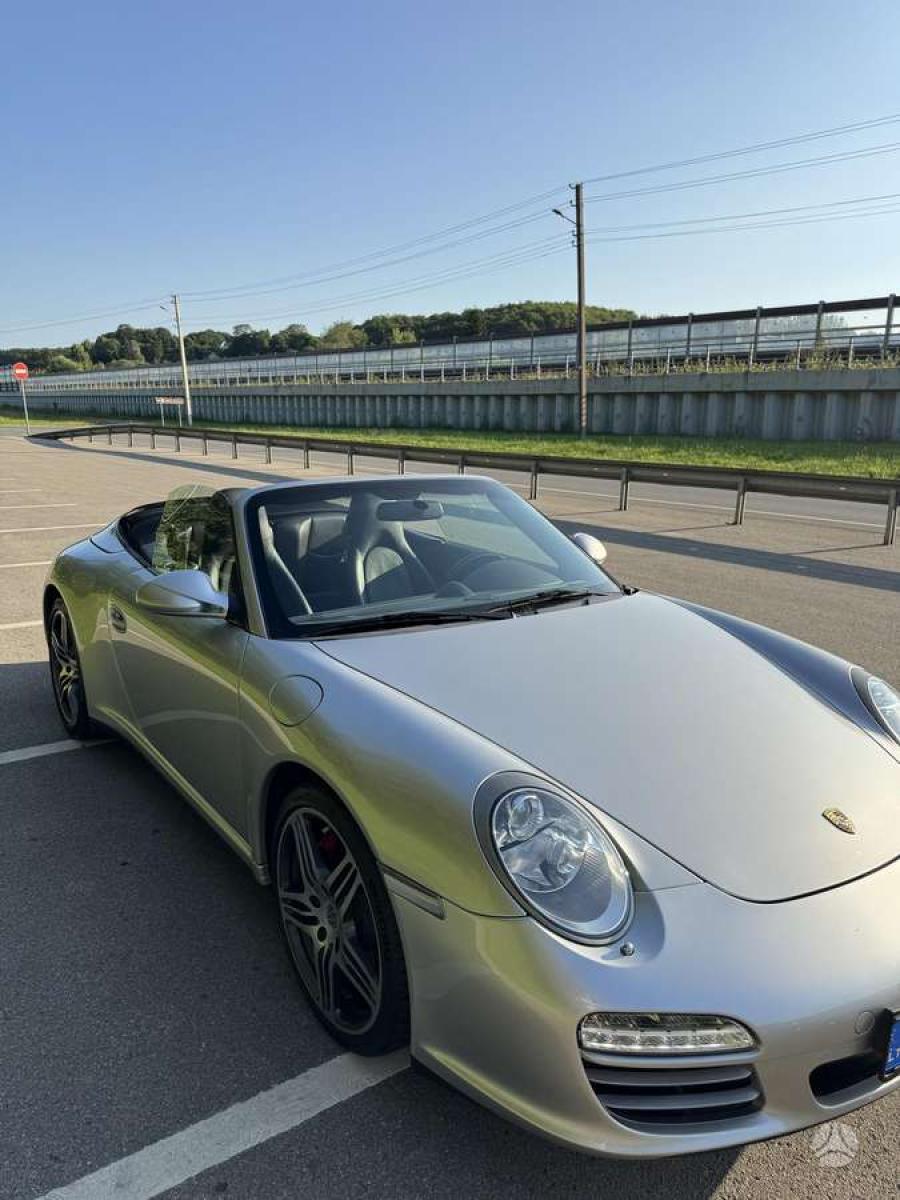 Grey Porsche 911 2009 in Kaunas, with an engine capacity of 3.82 L and mileage of 29 thousand km for 48200 €, photo 7 on AUTOMOTO.COM.LV