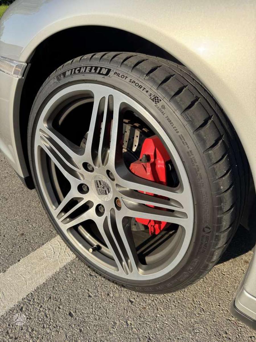 Grey Porsche 911 2009 in Kaunas, with an engine capacity of 3.82 L and mileage of 29 thousand km for 48200 €, photo 15 on AUTOMOTO.COM.LV