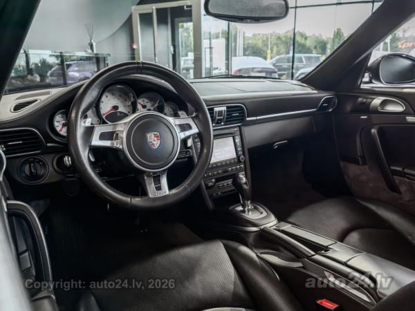 Pelēks Porsche 911 2011 Tallina, ar dzinēja tilpumu 3.80 L un nobraukumu 115 tūkst. km par 69900 €, foto 9 vietnē AUTOMOTO.COM.LV