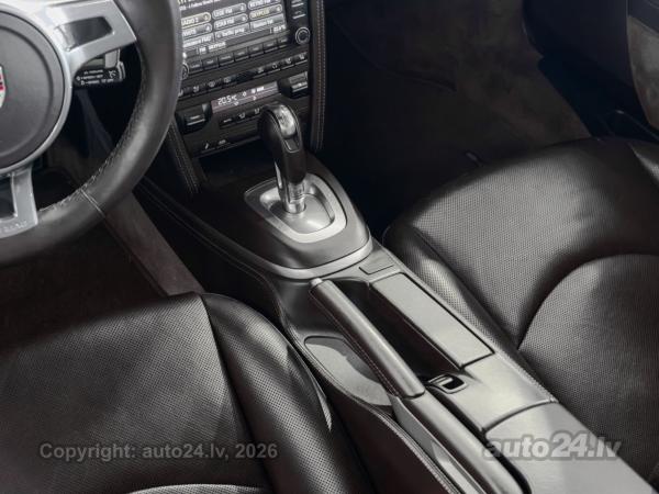 Pelēks Porsche 911 2011 Tallina, ar dzinēja tilpumu 3.80 L un nobraukumu 115 tūkst. km par 69900 €, foto 11 vietnē AUTOMOTO.COM.LV