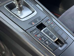 Grey Porsche 911 2012 in Kaunas, with an engine capacity of 3.80 L and mileage of 24 thousand km for 65900 €, photo 12 on AUTOMOTO.COM.LV