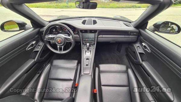 Grey Porsche 911 2016 in Tallinn, with an engine capacity of 3.00 L and mileage of 139 thousand km for 97000 €, photo 11 on AUTOMOTO.COM.LV