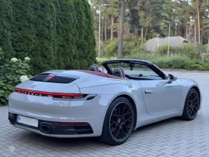 Pelēks Porsche 911 2021 Viļņa, ar dzinēja tilpumu 3.00 L un nobraukumu 28 tūkst. km par 112000 €, foto 9 vietnē AUTOMOTO.COM.LV