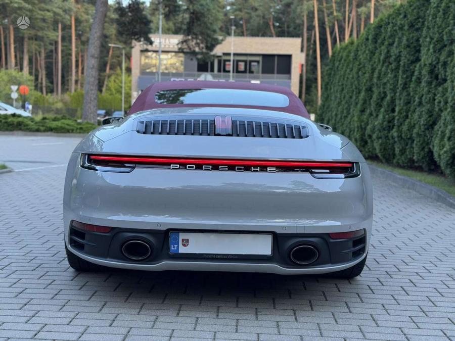 Pelēks Porsche 911 2021 Viļņa, ar dzinēja tilpumu 3.00 L un nobraukumu 28 tūkst. km par 112000 €, foto 10 vietnē AUTOMOTO.COM.LV