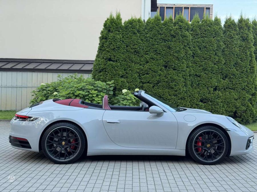 Pelēks Porsche 911 2021 Viļņa, ar dzinēja tilpumu 3.00 L un nobraukumu 28 tūkst. km par 112000 €, foto 13 vietnē AUTOMOTO.COM.LV