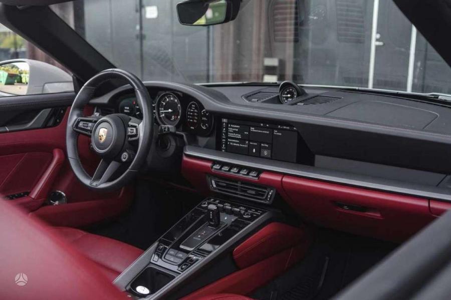 Pelēks Porsche 911 2021 Viļņa, ar dzinēja tilpumu 3.00 L un nobraukumu 28 tūkst. km par 112000 €, foto 15 vietnē AUTOMOTO.COM.LV