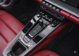 Pelēks Porsche 911 2021 Viļņa, ar dzinēja tilpumu 3.00 L un nobraukumu 28 tūkst. km par 112000 €, foto 22 vietnē AUTOMOTO.COM.LV