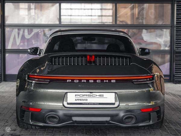 Pelēks Porsche 911 2023 Viļņa, ar dzinēja tilpumu 2.98 L un nobraukumu 14 tūkst. km par 169911 €, foto 4 vietnē AUTOMOTO.COM.LV