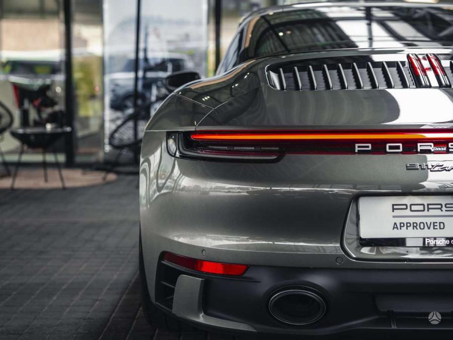 Серый Порше 911 2023 в Вильнюс, объемом двигателя 2.98 л и пробегом 14 тыс. км за 169911 €, фото 18 на AUTOMOTO.COM.LV