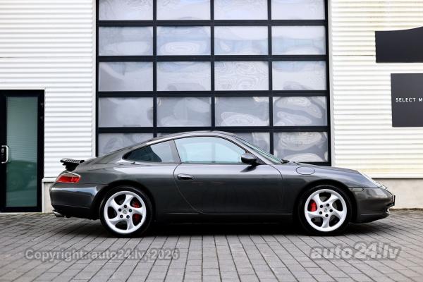 Pelēks Porsche 911 2001 Tallina, ar dzinēja tilpumu 3.40 L un nobraukumu 233 tūkst. km par 34900 €, foto 1 vietnē AUTOMOTO.COM.LV