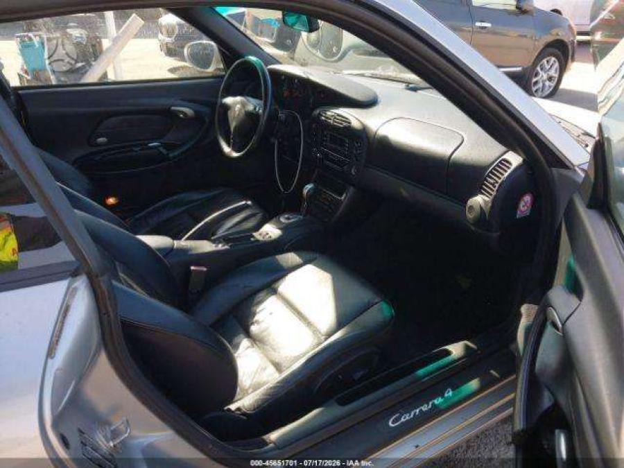 Pelēks Porsche 911 2001 Klaipėda, ar dzinēja tilpumu 3.39 L un nobraukumu 201 tūkst. km par 11000 €, foto 6 vietnē AUTOMOTO.COM.LV