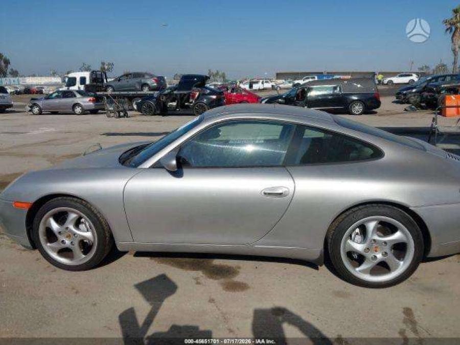 Pelēks Porsche 911 2001 Klaipėda, ar dzinēja tilpumu 3.39 L un nobraukumu 201 tūkst. km par 11000 €, foto 17 vietnē AUTOMOTO.COM.LV