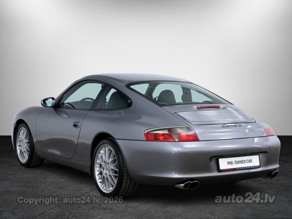 Pelēks Porsche 911 2003 Tallina, ar dzinēja tilpumu 3.60 L un nobraukumu 121 tūkst. km par 39000 €, foto 4 vietnē AUTOMOTO.COM.LV