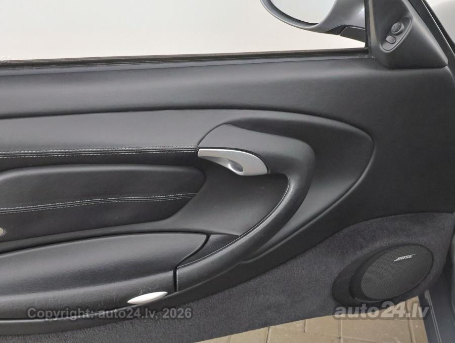 Pelēks Porsche 911 2003 Tallina, ar dzinēja tilpumu 3.60 L un nobraukumu 121 tūkst. km par 39000 €, foto 18 vietnē AUTOMOTO.COM.LV