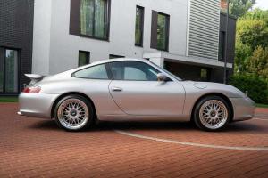 Pelēks Porsche 911 2003 Viļņa, ar dzinēja tilpumu 3.60 L un nobraukumu 45 tūkst. km par 32999 €, foto 3 vietnē AUTOMOTO.COM.LV
