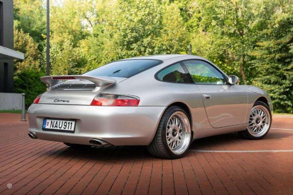 Grey Porsche 911 2003 in Vilnius, with an engine capacity of 3.60 L and mileage of 45 thousand km for 32999 €, photo 3 on AUTOMOTO.COM.LV