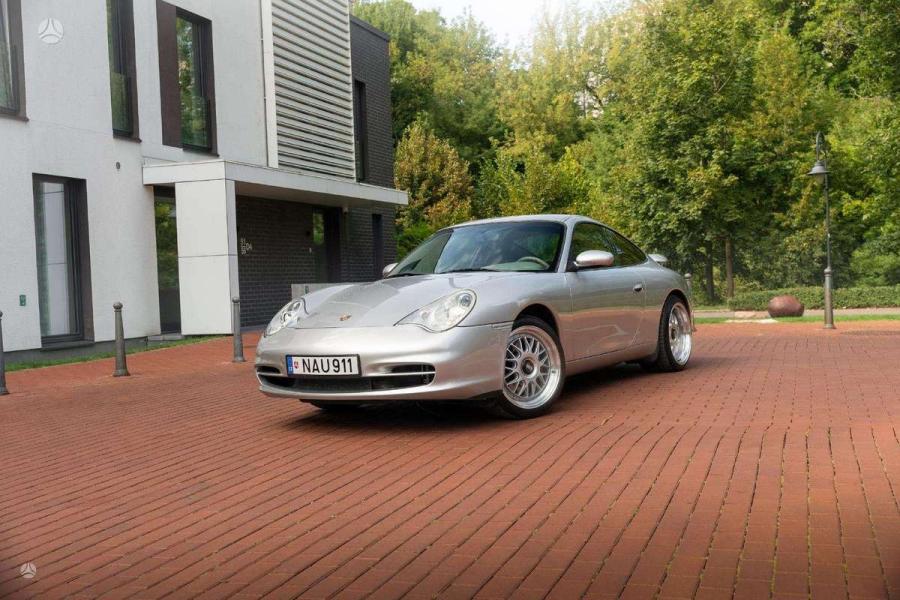 Pelēks Porsche 911 2003 Viļņa, ar dzinēja tilpumu 3.60 L un nobraukumu 45 tūkst. km par 32999 €, foto 10 vietnē AUTOMOTO.COM.LV