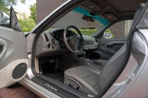Pelēks Porsche 911 2003 Viļņa, ar dzinēja tilpumu 3.60 L un nobraukumu 45 tūkst. km par 32999 €, foto 15 vietnē AUTOMOTO.COM.LV