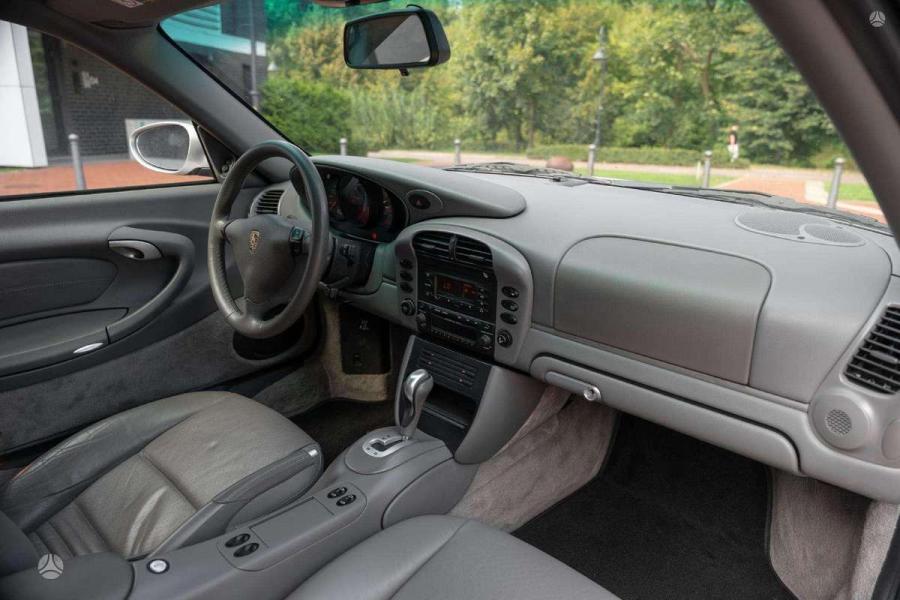Pelēks Porsche 911 2003 Viļņa, ar dzinēja tilpumu 3.60 L un nobraukumu 45 tūkst. km par 32999 €, foto 17 vietnē AUTOMOTO.COM.LV