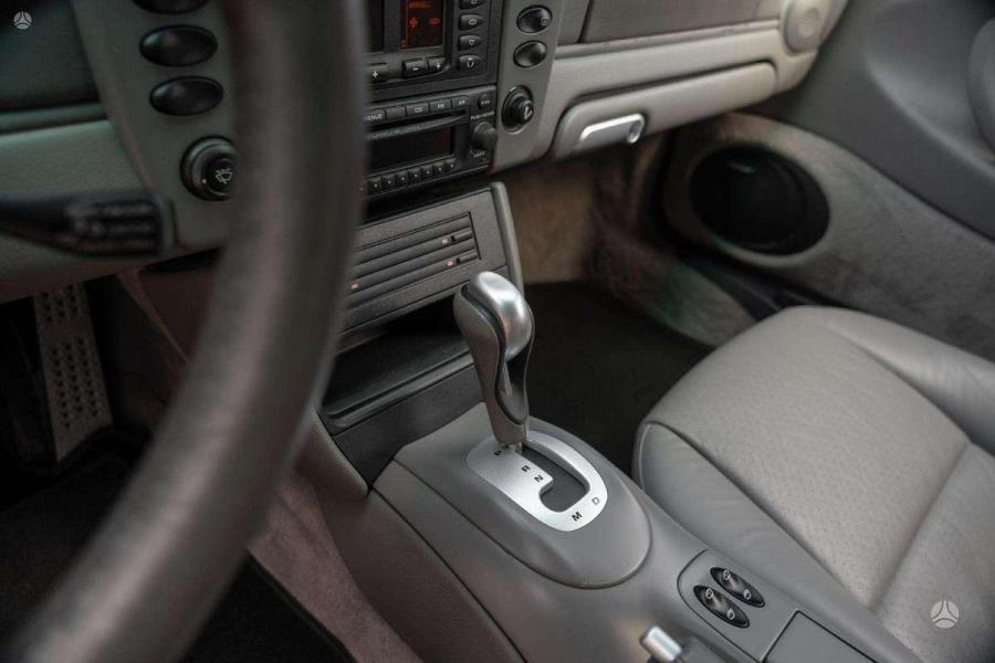 Pelēks Porsche 911 2003 Viļņa, ar dzinēja tilpumu 3.60 L un nobraukumu 45 tūkst. km par 32999 €, foto 20 vietnē AUTOMOTO.COM.LV