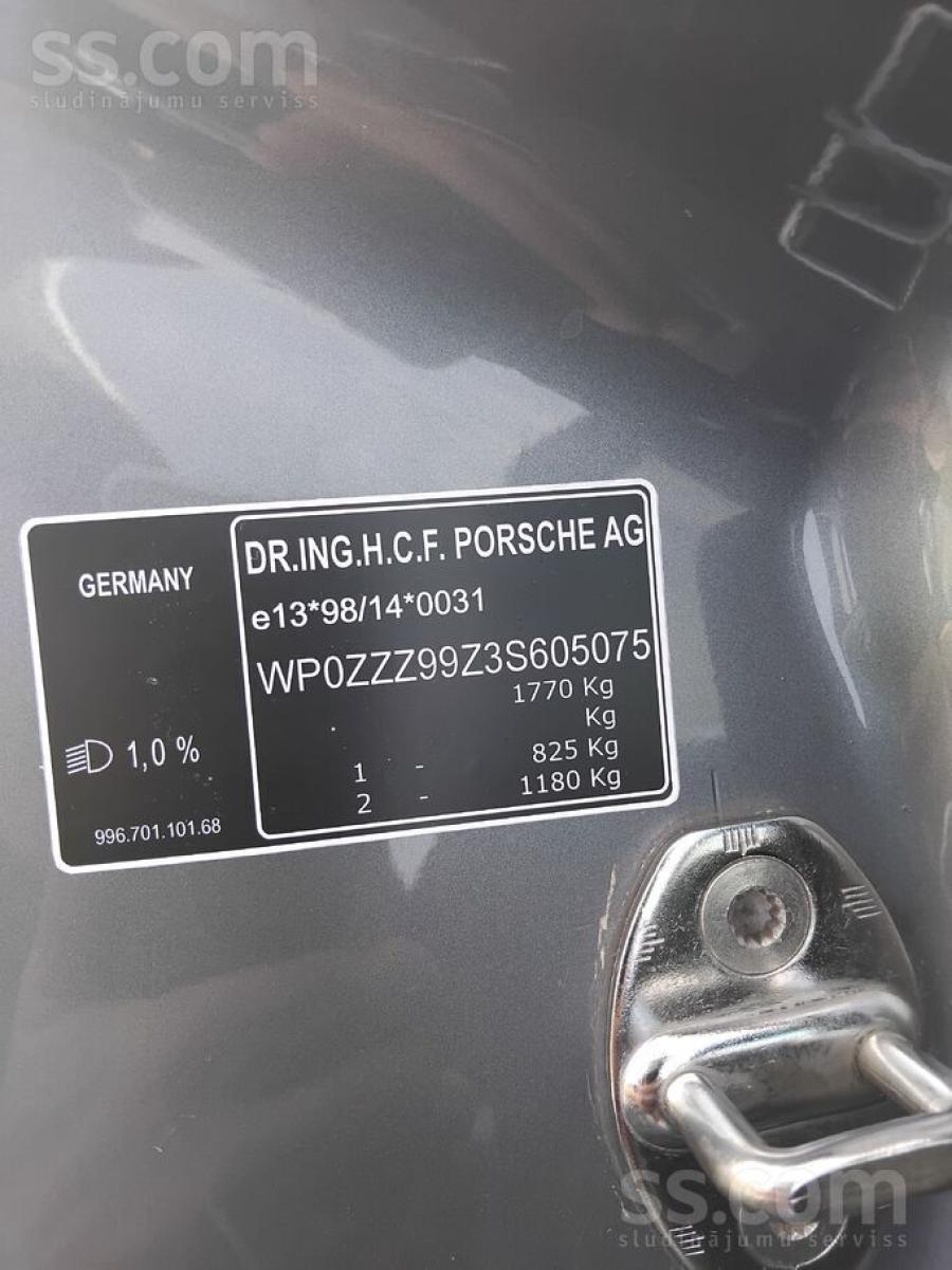 Серый Порше 911 2003 в Рига, объемом двигателя 3.60 л и пробегом 95 тыс. км за 45000 €, фото 14 на AUTOMOTO.COM.LV