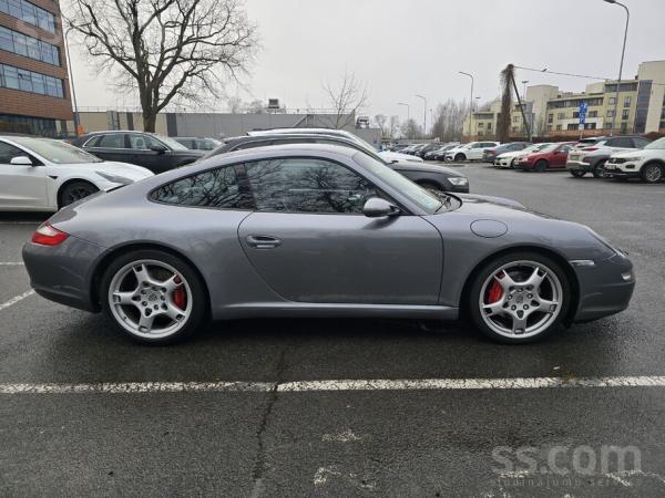 Grey Porsche 911 2005 in Riga, with an engine capacity of 3.80 L and mileage of 153 thousand km for 44900 €, photo 4 on AUTOMOTO.COM.LV