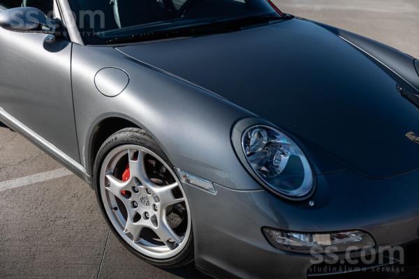 Grey Porsche 911 2005 in Riga, with an engine capacity of 3.80 L and mileage of 154 thousand km for 44997 €, photo 3 on AUTOMOTO.COM.LV