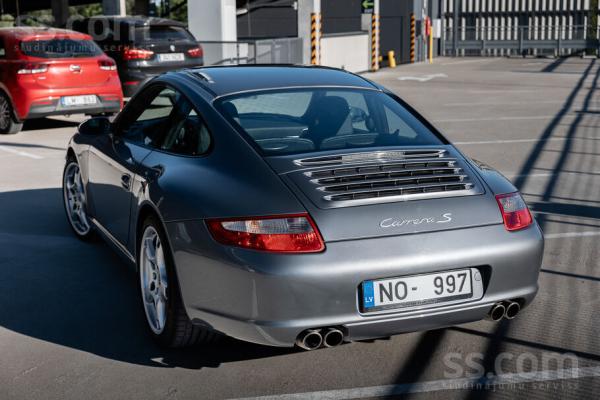 Grey Porsche 911 2005 in Riga, with an engine capacity of 3.80 L and mileage of 154 thousand km for 44997 €, photo 4 on AUTOMOTO.COM.LV