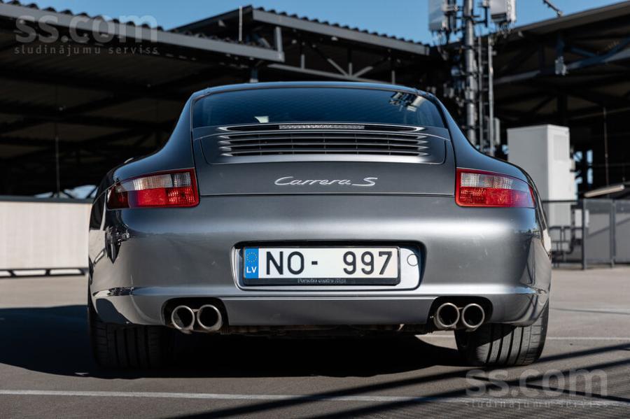 Pelēks Porsche 911 2005 Rīga, ar dzinēja tilpumu 3.80 L un nobraukumu 154 tūkst. km par 44997 €, foto 6 vietnē AUTOMOTO.COM.LV