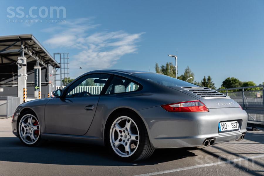 Pelēks Porsche 911 2005 Rīga, ar dzinēja tilpumu 3.80 L un nobraukumu 154 tūkst. km par 44997 €, foto 7 vietnē AUTOMOTO.COM.LV