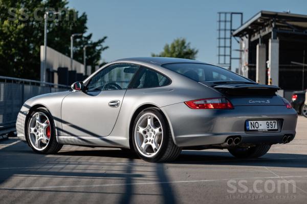 Grey Porsche 911 2005 in Riga, with an engine capacity of 3.80 L and mileage of 154 thousand km for 44997 €, photo 9 on AUTOMOTO.COM.LV