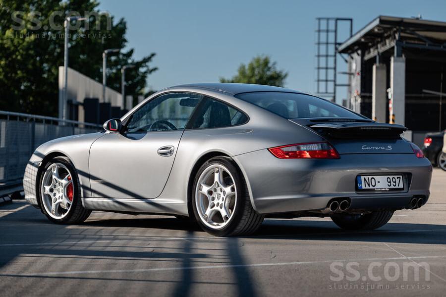 Pelēks Porsche 911 2005 Rīga, ar dzinēja tilpumu 3.80 L un nobraukumu 154 tūkst. km par 44997 €, foto 10 vietnē AUTOMOTO.COM.LV