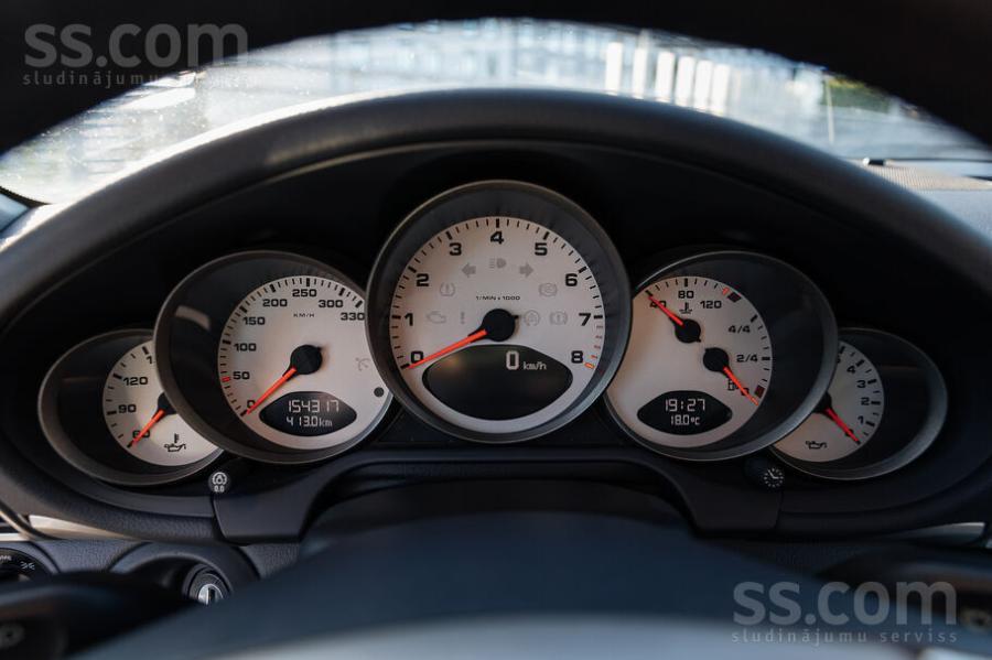 Pelēks Porsche 911 2005 Rīga, ar dzinēja tilpumu 3.80 L un nobraukumu 154 tūkst. km par 44997 €, foto 21 vietnē AUTOMOTO.COM.LV