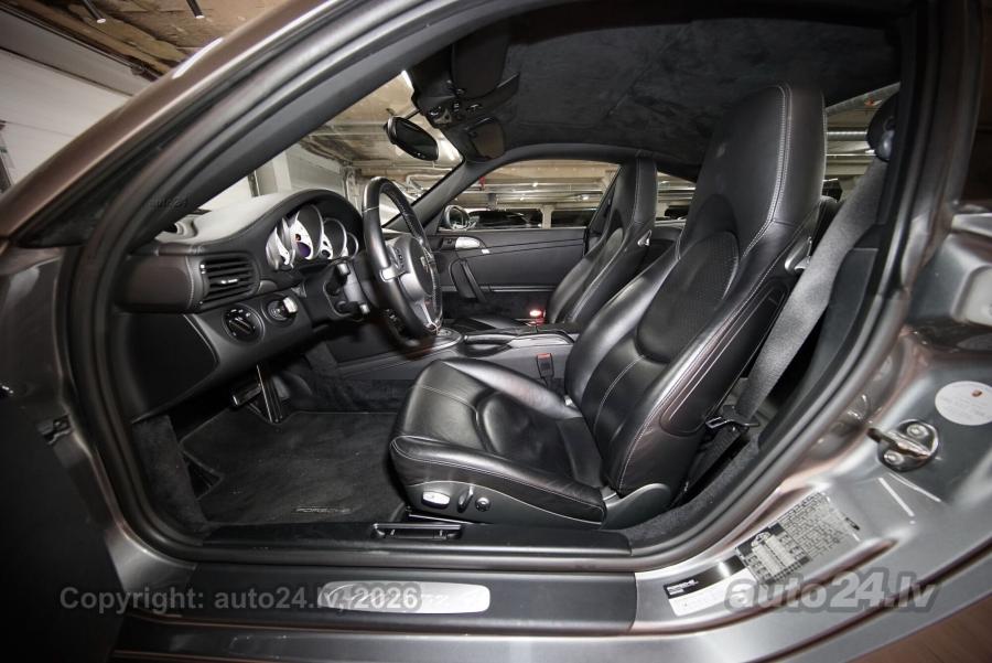 Grey Porsche 911 2009 in Tallinn, with an engine capacity of 3.60 L and mileage of 133 thousand km for 64990 €, photo 12 on AUTOMOTO.COM.LV