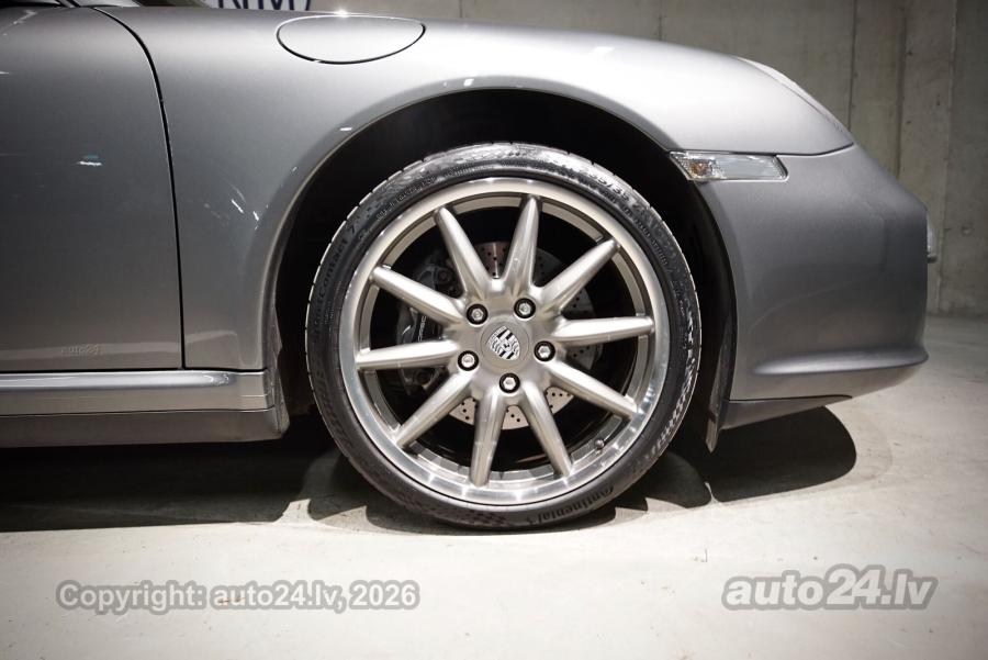 Grey Porsche 911 2009 in Tallinn, with an engine capacity of 3.60 L and mileage of 133 thousand km for 64990 €, photo 25 on AUTOMOTO.COM.LV