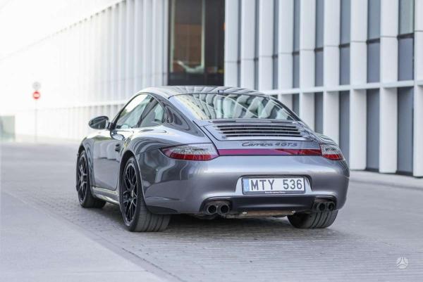 Pelēks Porsche 911 2012 Viļņa, ar dzinēja tilpumu 3.80 L un nobraukumu 81 tūkst. km par 72000 €, foto 1 vietnē AUTOMOTO.COM.LV
