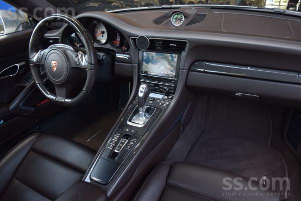 Grey Porsche 911 2013 in Riga, with an engine capacity of 3.80 L and mileage of 72 thousand km for 95000 €, photo 4 on AUTOMOTO.COM.LV