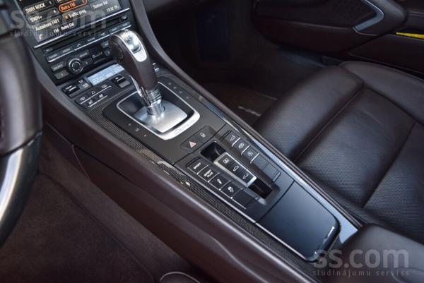 Grey Porsche 911 2013 in Riga, with an engine capacity of 3.80 L and mileage of 72 thousand km for 95000 €, photo 5 on AUTOMOTO.COM.LV
