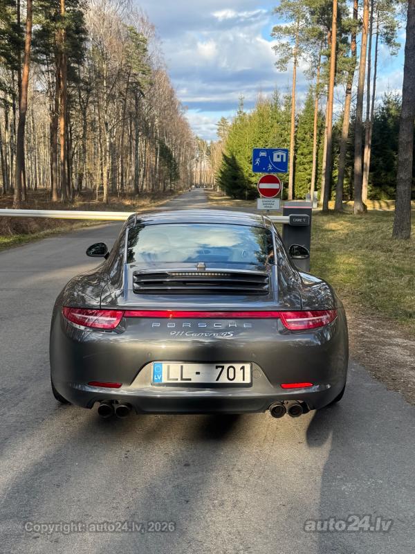Серый Порше 911 2014 в Таллин, объемом двигателя 3.80 л и пробегом 102 тыс. км за 69000 €, фото 6 на AUTOMOTO.COM.LV