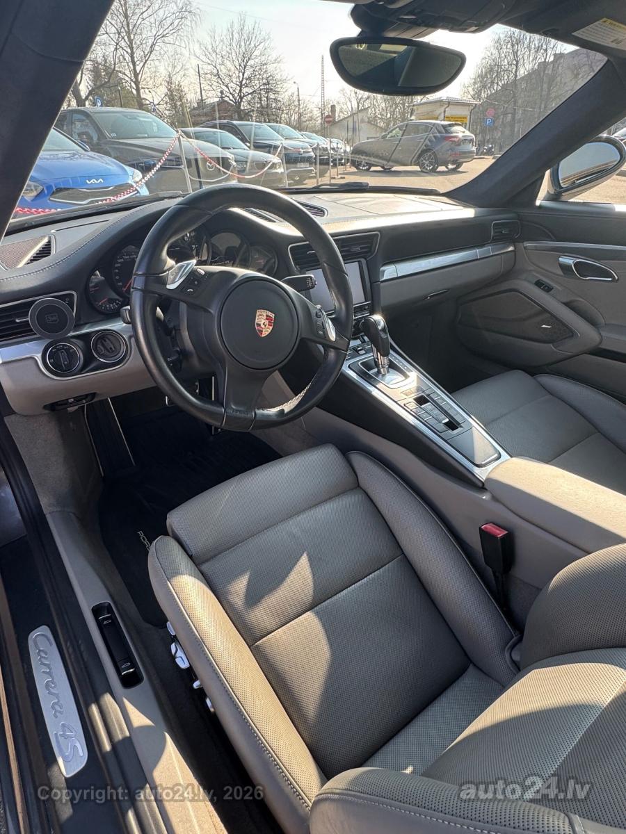 Pelēks Porsche 911 2014 Tallina, ar dzinēja tilpumu 3.80 L un nobraukumu 102 tūkst. km par 69000 €, foto 14 vietnē AUTOMOTO.COM.LV
