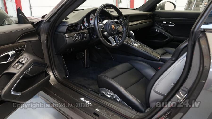 Pelēks Porsche 911 2016 Tallina, ar dzinēja tilpumu 3.80 L un nobraukumu 65 tūkst. km par 129900 €, foto 5 vietnē AUTOMOTO.COM.LV