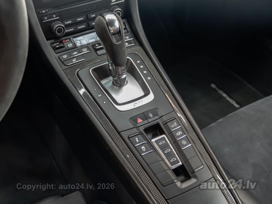 Pelēks Porsche 911 2016 Tallina, ar dzinēja tilpumu 3.00 L un nobraukumu 67 tūkst. km par 86900 €, foto 14 vietnē AUTOMOTO.COM.LV