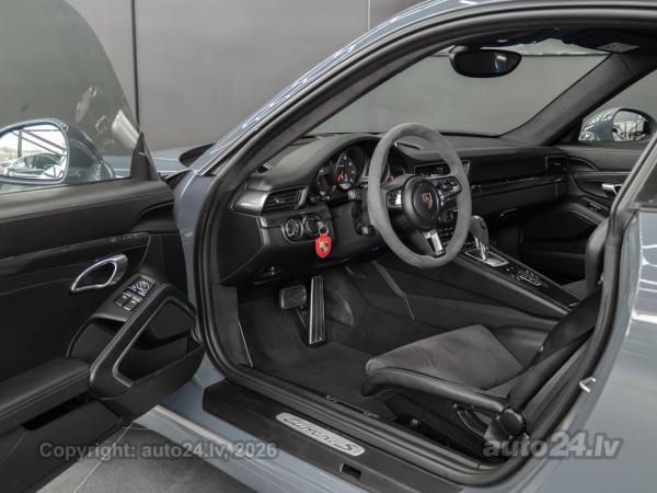 Grey Porsche 911 2016 in Tallinn, with an engine capacity of 3.00 L and mileage of 67 thousand km for 86900 €, photo 5 on AUTOMOTO.COM.LV