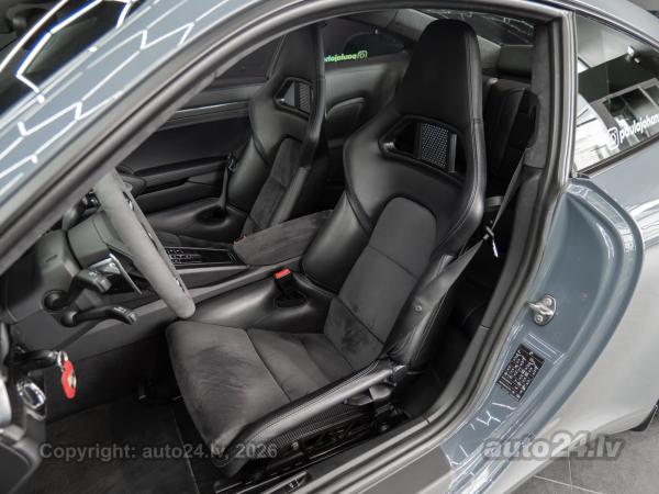 Grey Porsche 911 2016 in Tallinn, with an engine capacity of 3.00 L and mileage of 67 thousand km for 86900 €, photo 6 on AUTOMOTO.COM.LV