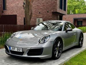 Grey Porsche 911 2017 in Palanga, with an engine capacity of 2.98 L and mileage of 103 thousand km for 66900 €, photo  on AUTOMOTO.COM.LV